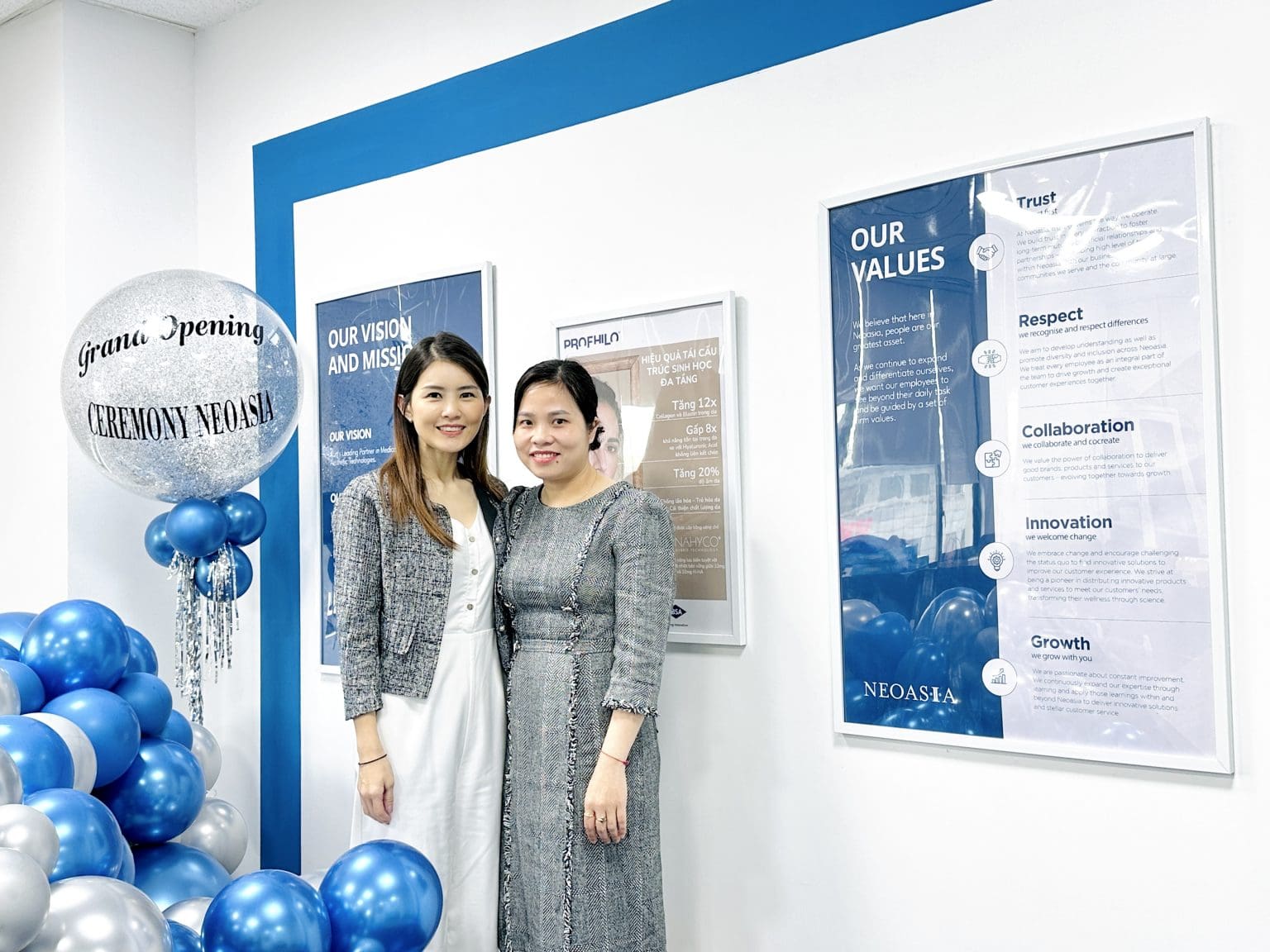 Celebrating Neoasia’s new office in Hanoi! – Neoasia